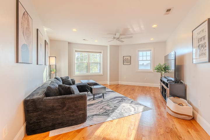 Cozy Somerville 2br – Near Tufts & Cambridge, Mbta - Somerville, MA