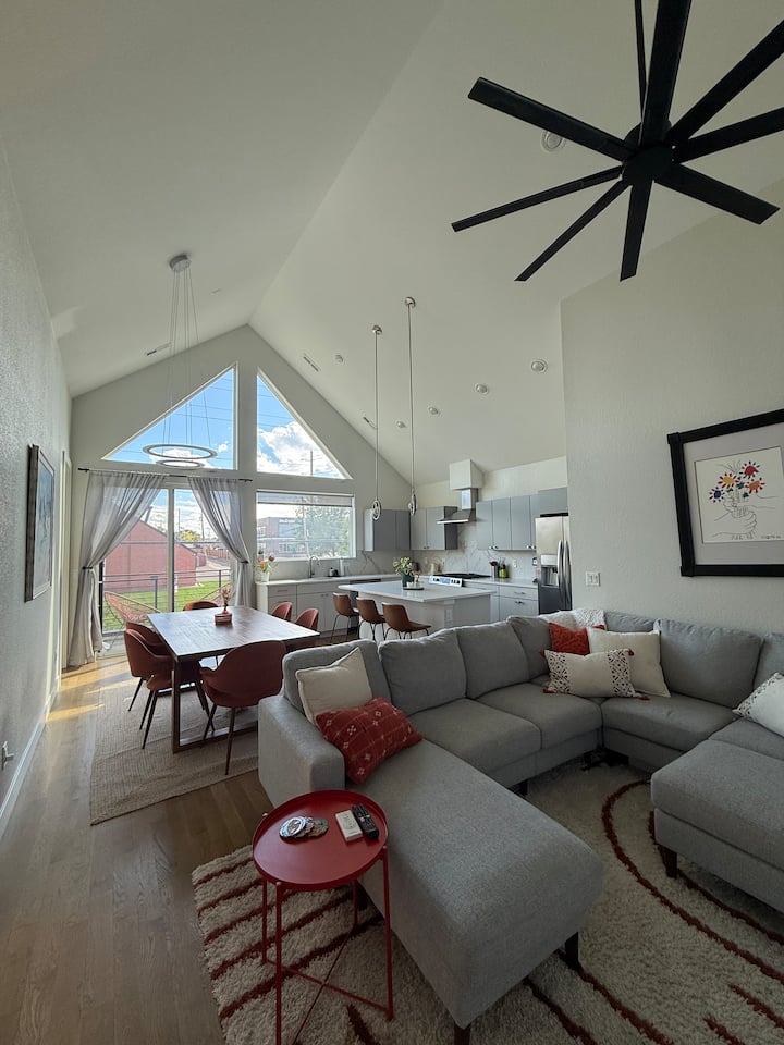 Park Hill Modern A-frame Retreat - Denver Museum of Nature & Science