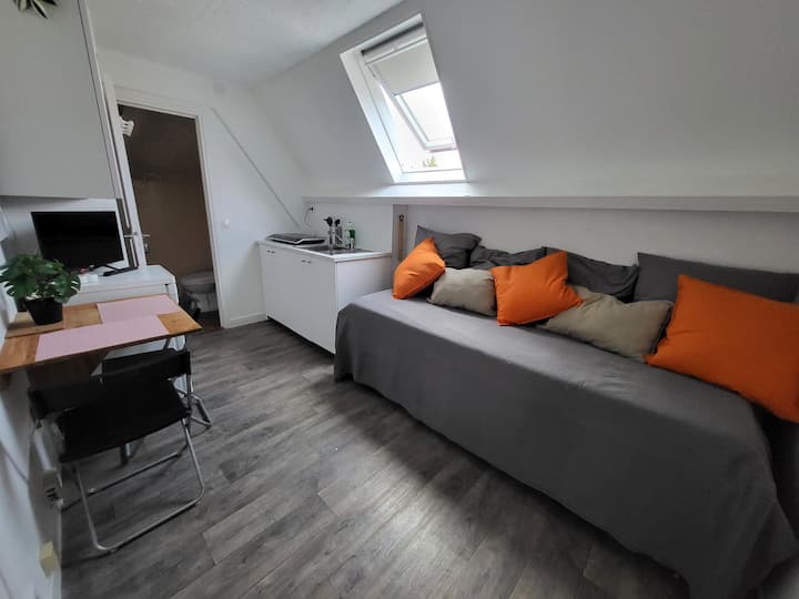 A 1 Studio 12 M2 Avec Cuisine Et Salle De Bain - Trappes