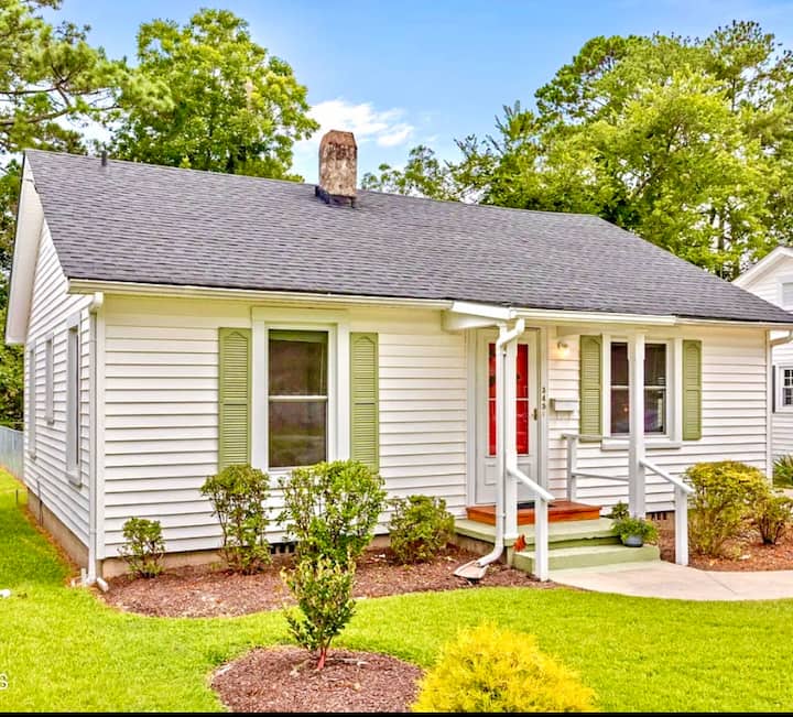 Charming 2 Bedroom Cottage - Washington, NC