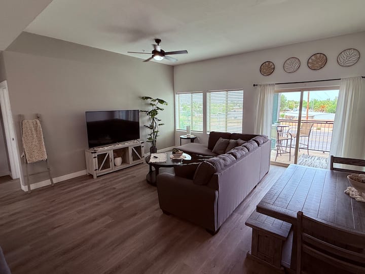 Cozy 2br Retreat W/ Pool Access - Peoria, AZ
