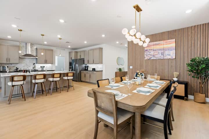 Luxury Vegas Stay-game Loft+putting Green 4bd 4br - Las Vegas, NV