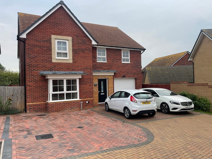 Modern 4 Bedroom Detached House! - Corby