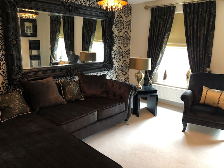 Charming & Stylish Home-heeley, Heart Of Sheffield - Sheffield