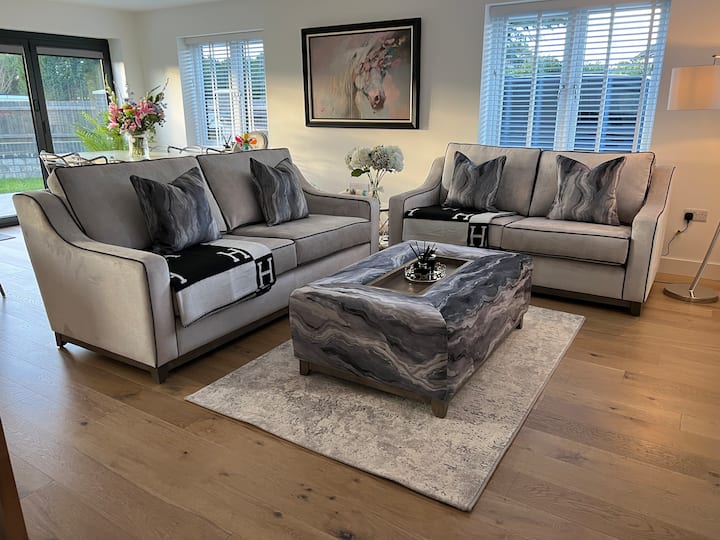 3bed Bungalow. Secure Parking. Wi-fi. Contractors - Ringwood