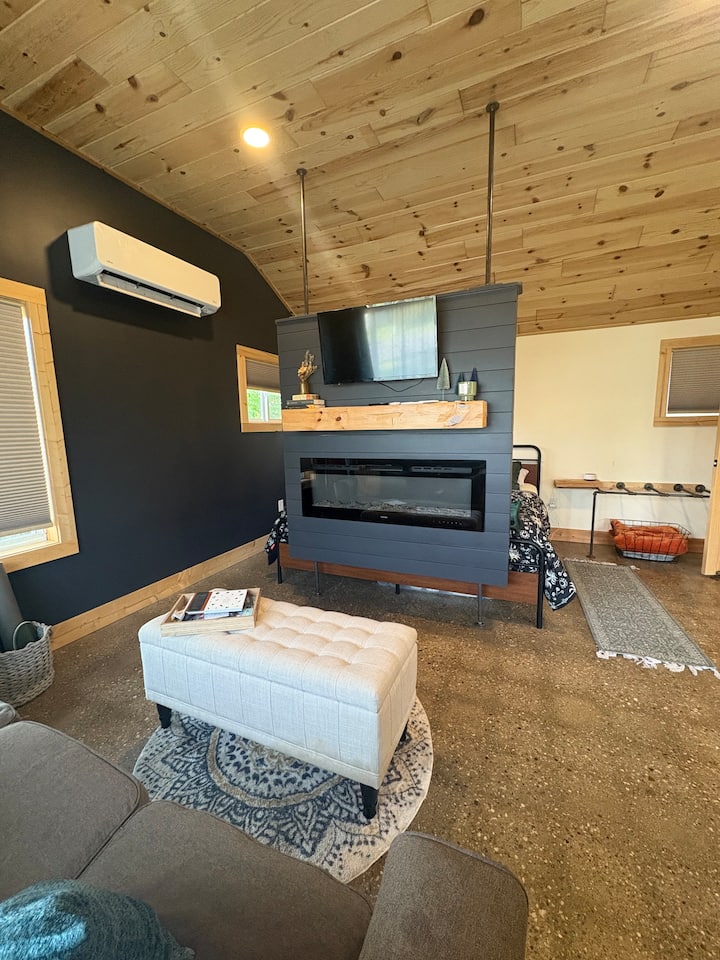 Cozy Bellaire Cabin - Walk To Downtown! - Torch Lake, MI