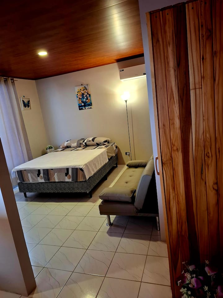 "Apartamento Estudio Urbano". - Quesada