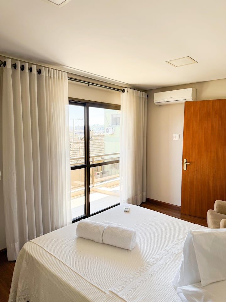 Apto Com 2 Quartos, Cozinha, Sala Com Sofá Cama. - Rivera