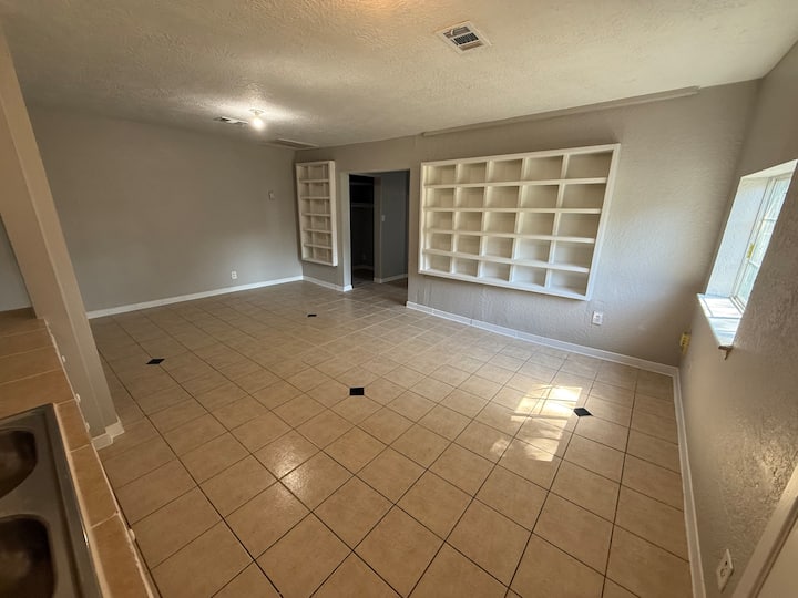 Hidden Gem 2br Wi-fi Parking - Houston, TX