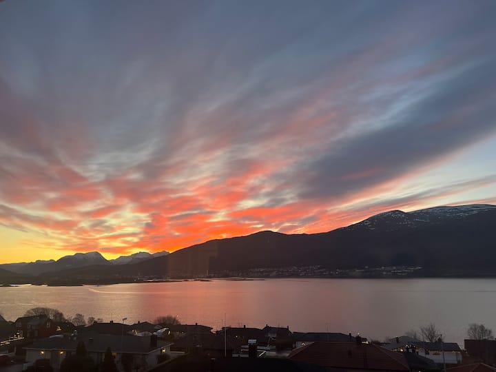 2-floor Apartment With A Spectacular Fjord View - Ålesund