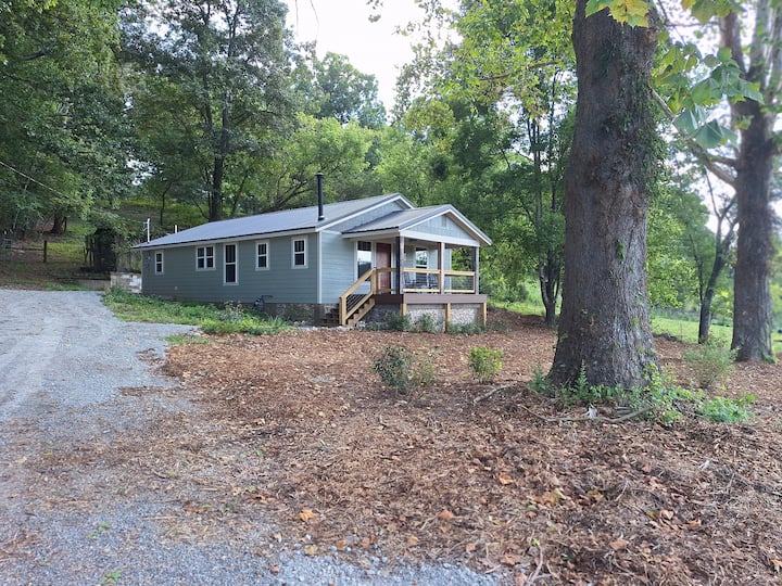 Fallen Oaks Farmhouse - Tellico Village, TN
