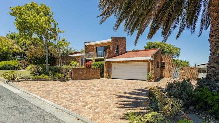 Cosy And Spacious House - Western Cape