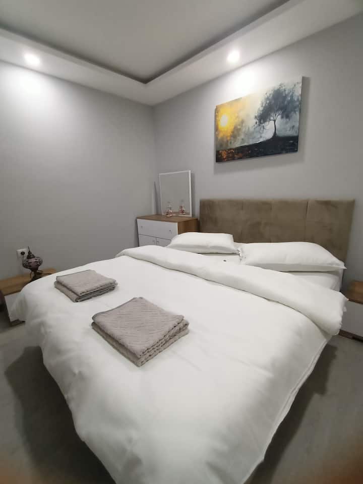 ŞEhirin Içinde Havuzlu Bir  Tatil - Adalia
