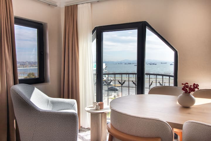 Classy 2br Hideaway With Dazzling Panorama - Zeytinburnu