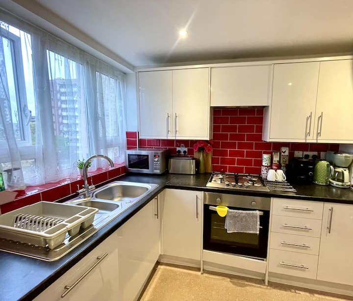 Family 3-bed Quiet Flat Near Euston · Walk To Tube - London