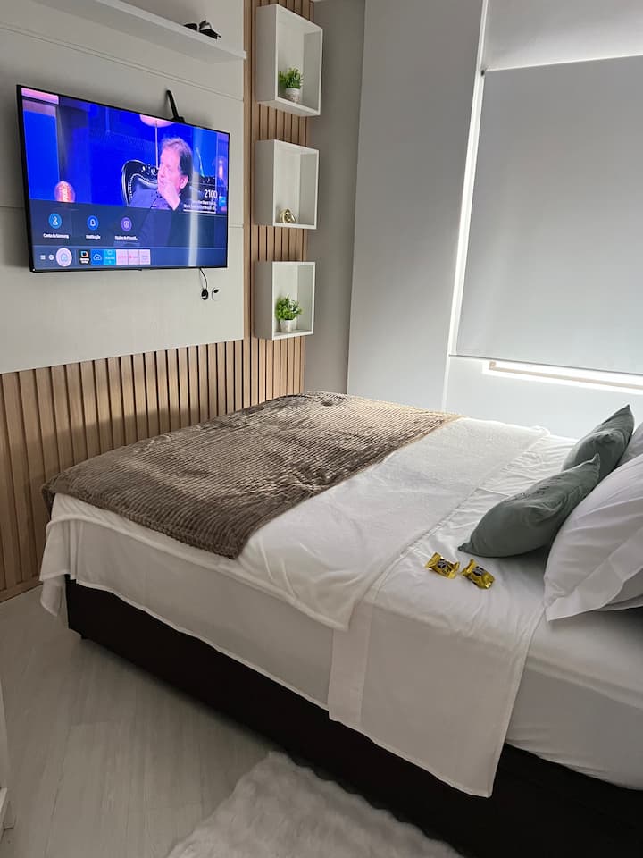 Apto C/ Varanda Gourmet – Jardim Botânico, Min 30d - Curitiba