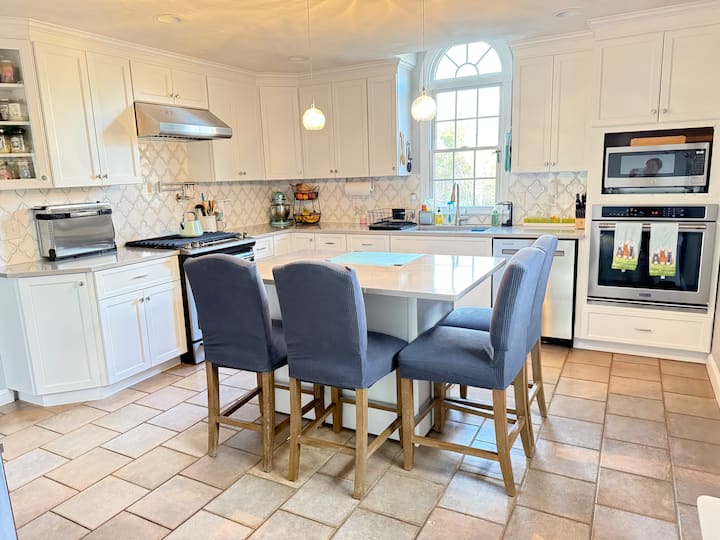 World Cup & Boston Central Family Home - Lake Massapoag, MA