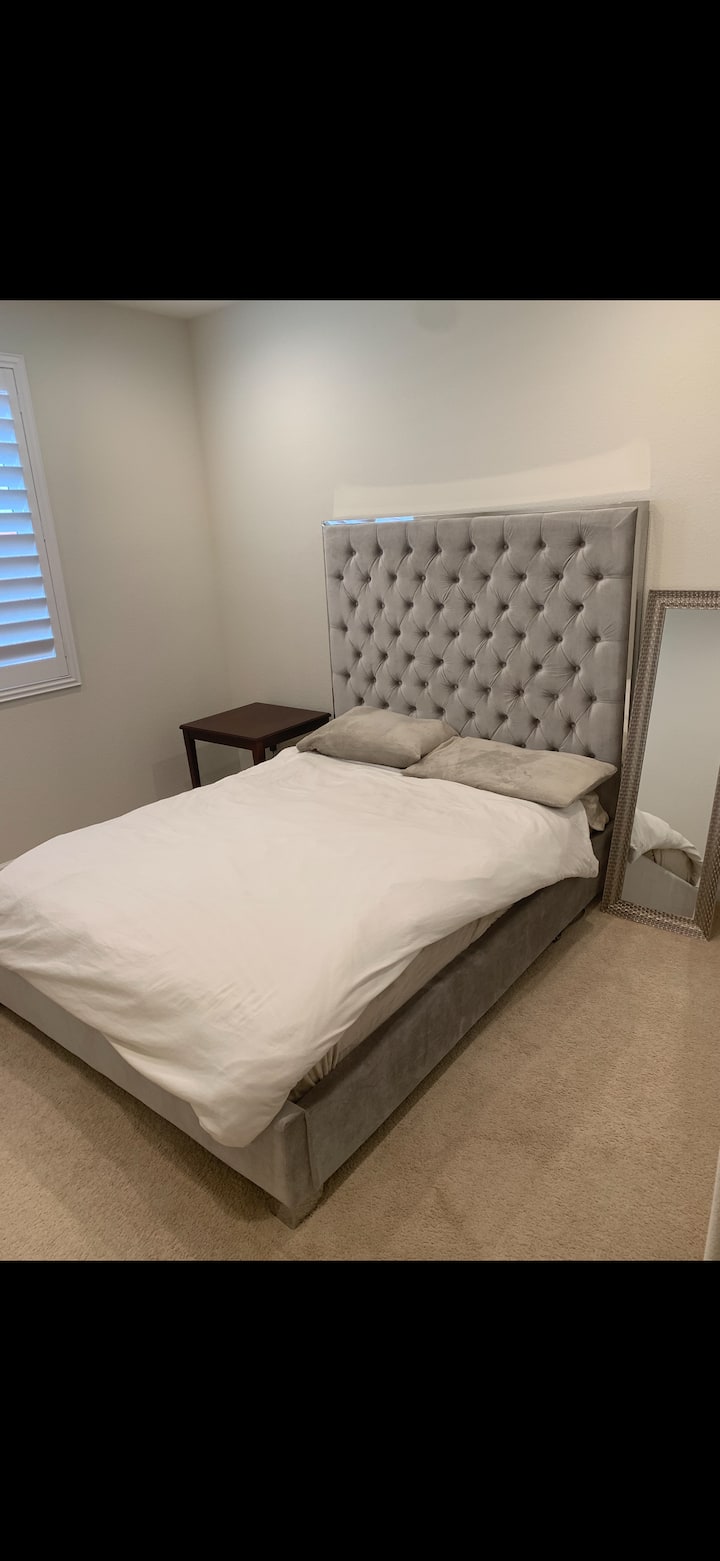 Private Paradise: Guest House With Garage - Ripon, CA