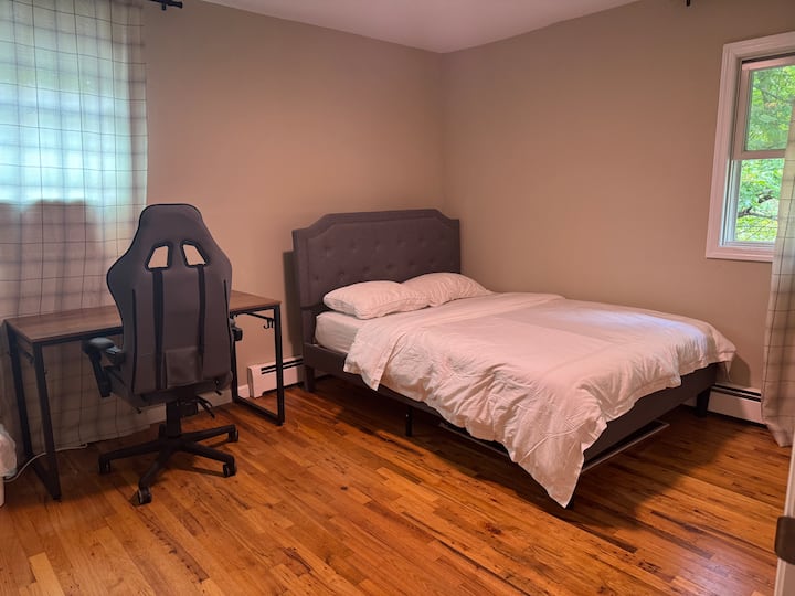 Very Close To Stony Brook University And Hospital. - Stony Brook, NY