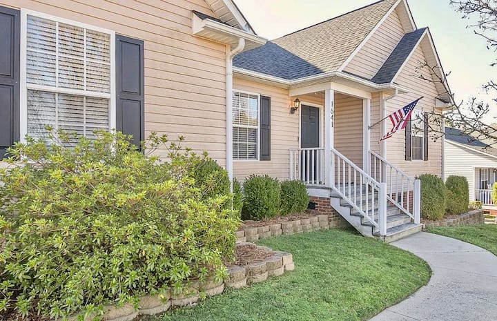 3br Peaceful Home With Large Yard & Deck Near I-77 - Rock Hill, SC