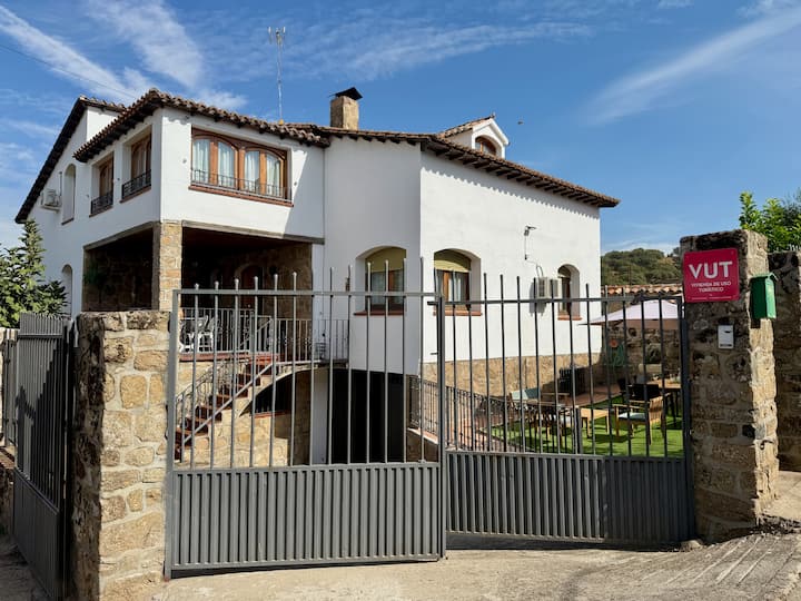 El Mirador De Gredos En Navalcán - Espanha