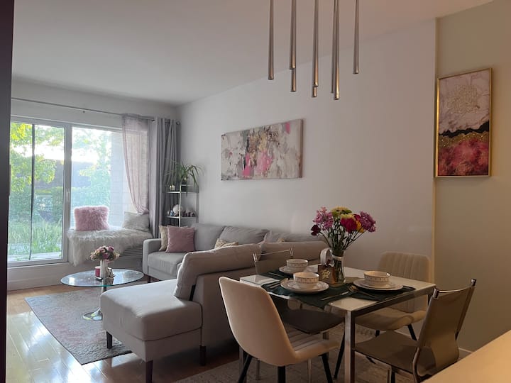 Stylish 2br Condo In The Heart Of Montreal - Montreal