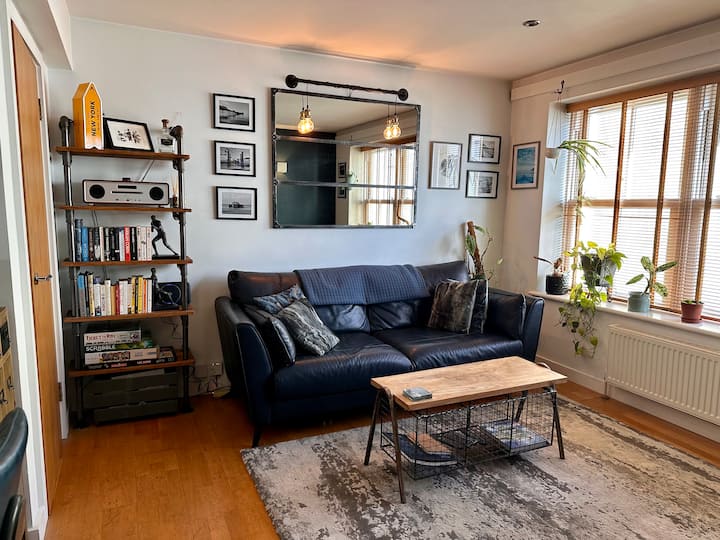 Stylish 1 Bed Flat In Quiet Mews - 호베