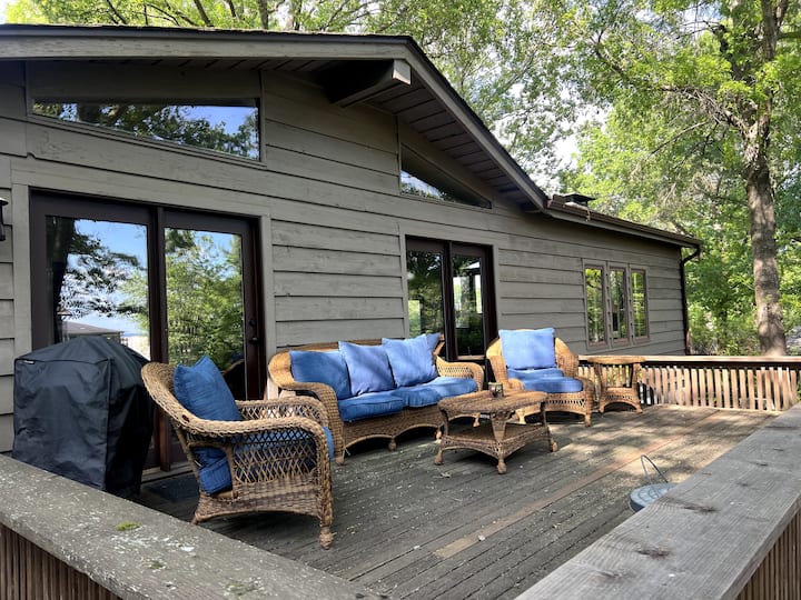 The Razorback Retreat - Fayetteville, AR