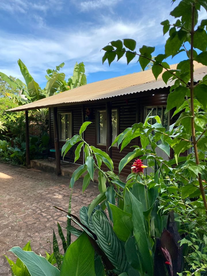 Hermosa Y Relajante Cabaña De 3 Habitaciones - Puerto Iguazú