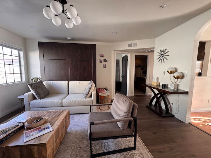 E’s Beautiful Modern Condo - Downtown Alhambra - Alhambra, CA