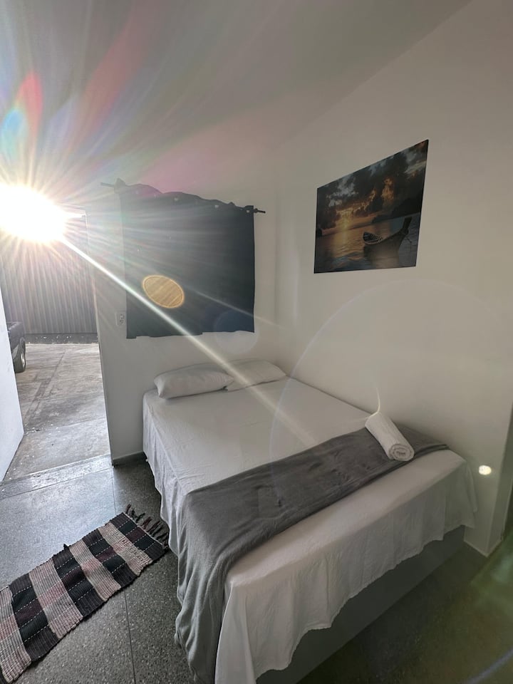 Quarto C/ Cama Casal & Banheiro Privativo - Contagem