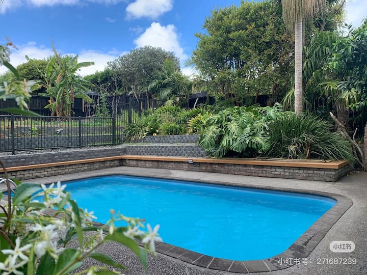 Cocklebay Comfy Room - Waiheke Island