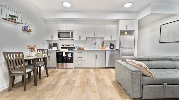 Glacier Retreat | King Beds | Banff Pass - Calgary