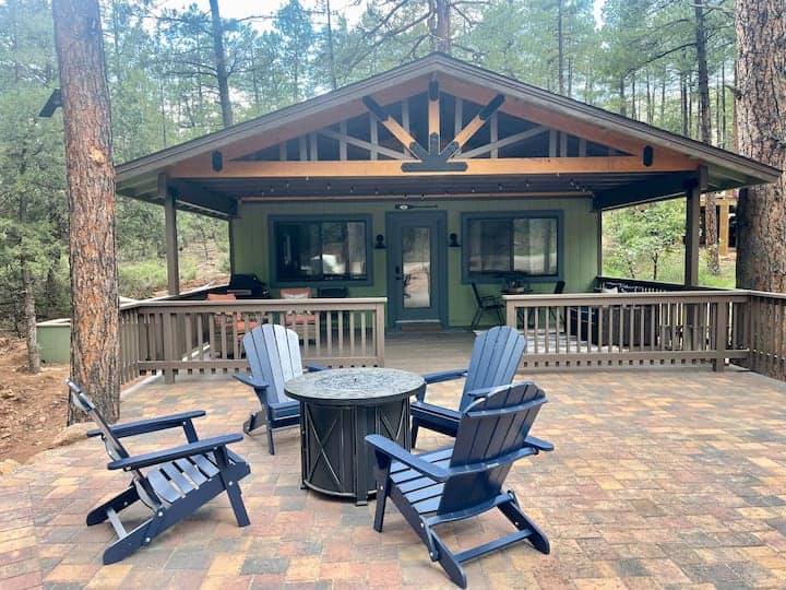 Serenity Pines Hideaway | Romantic Cabin In Pine - パイン, AZ