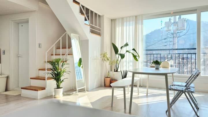 전주한옥마을도보/프라이빗독립공간/루프탑/감성Stay/
무료주차/
1일1청소살균소독 - 전주시