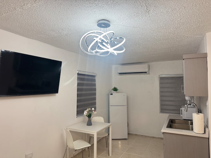 La Esquina Airbnb #5- New & Great Location - Levittown