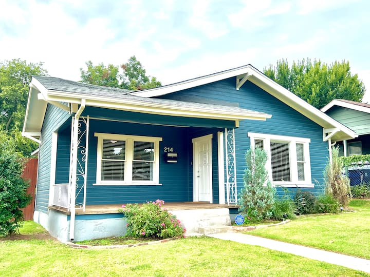 The Cozy Blue Bungalow | Walkable To Paseo & Park! - Bricktown - Oklahoma City