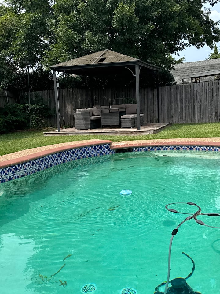 Cozy Room For Rent With Access To Pool And Patio. - Arlington, TX