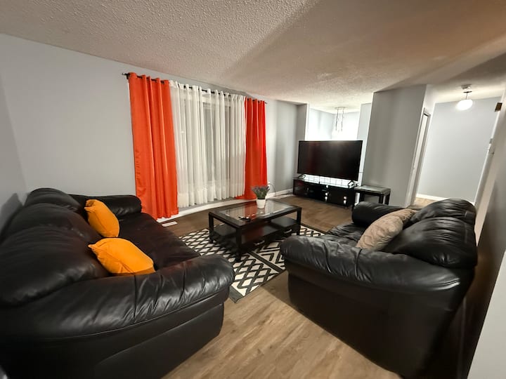 2-bedroom Entire Townhouse With Kitchen & Laundry - Stettler