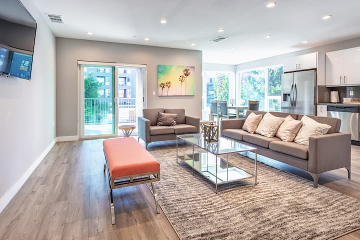 Walk 99 - Cozy 2 Bedroom Condo By Hollywood - Hollywood, CA