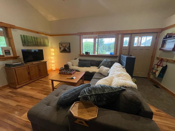 Upper Cottage Retreat On Churchill, Terrace - Terrace