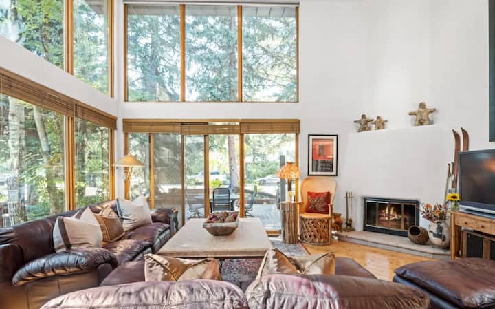 Charming Aspen Retreat In Exclusive West End - Aspen, CO