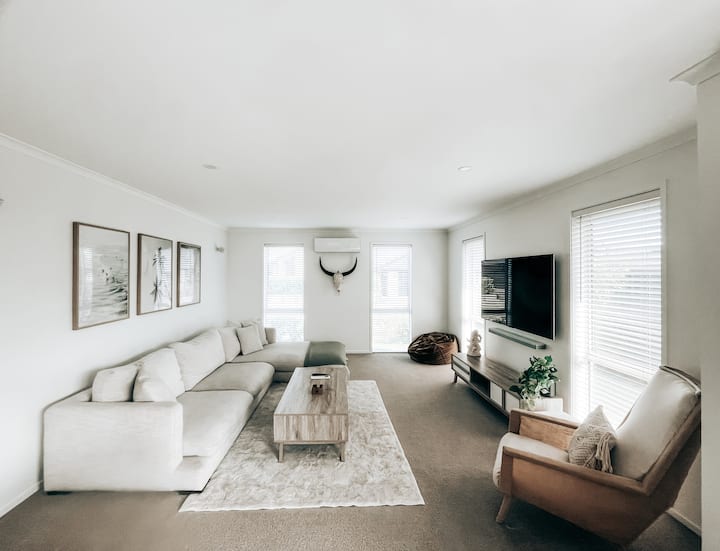 Modern Coastal Retreat In Pyes Pa - Mount Maunganui
