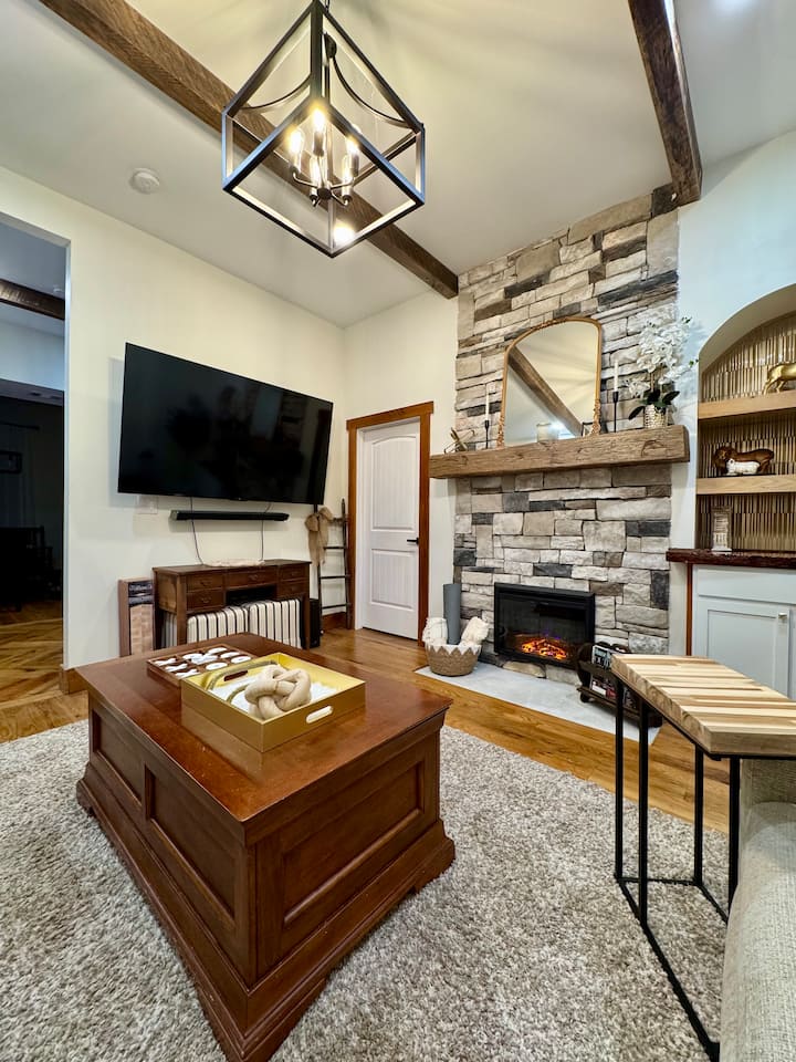 The Farmhouse At Bristol - Bristol, TN