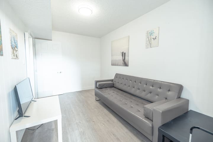Private 2br Suite (Downstairs), Pet-friendly - Vancouver