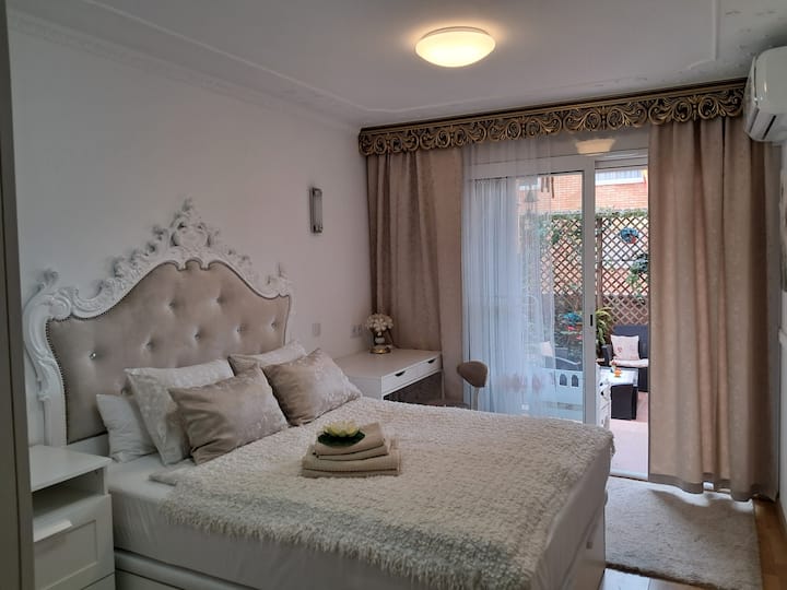Big Living Room With Access To The Terrace. - Santa Coloma de Gramanet