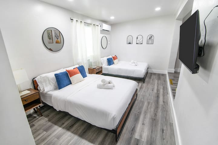 Spacious North Miami Studio | 2 Queen Beds - Miami Shores, FL