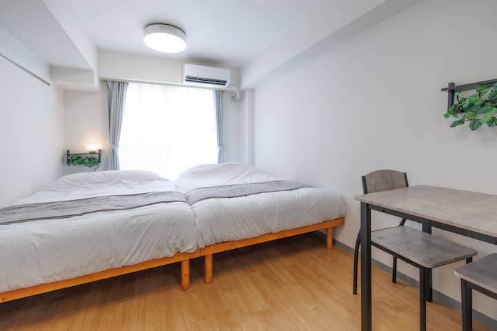 【303】都心へのアクセス抜群/新大久保駅徒歩4分/新宿駅徒歩15分/ダブルベッド2台/最大4名宿泊 - Shinjuku City