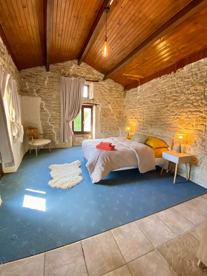 Charming Self Contained Guest House In Juillé. - Charente