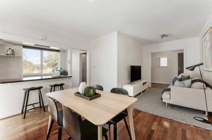 Bright, Light Filled Apartment - St Kilda